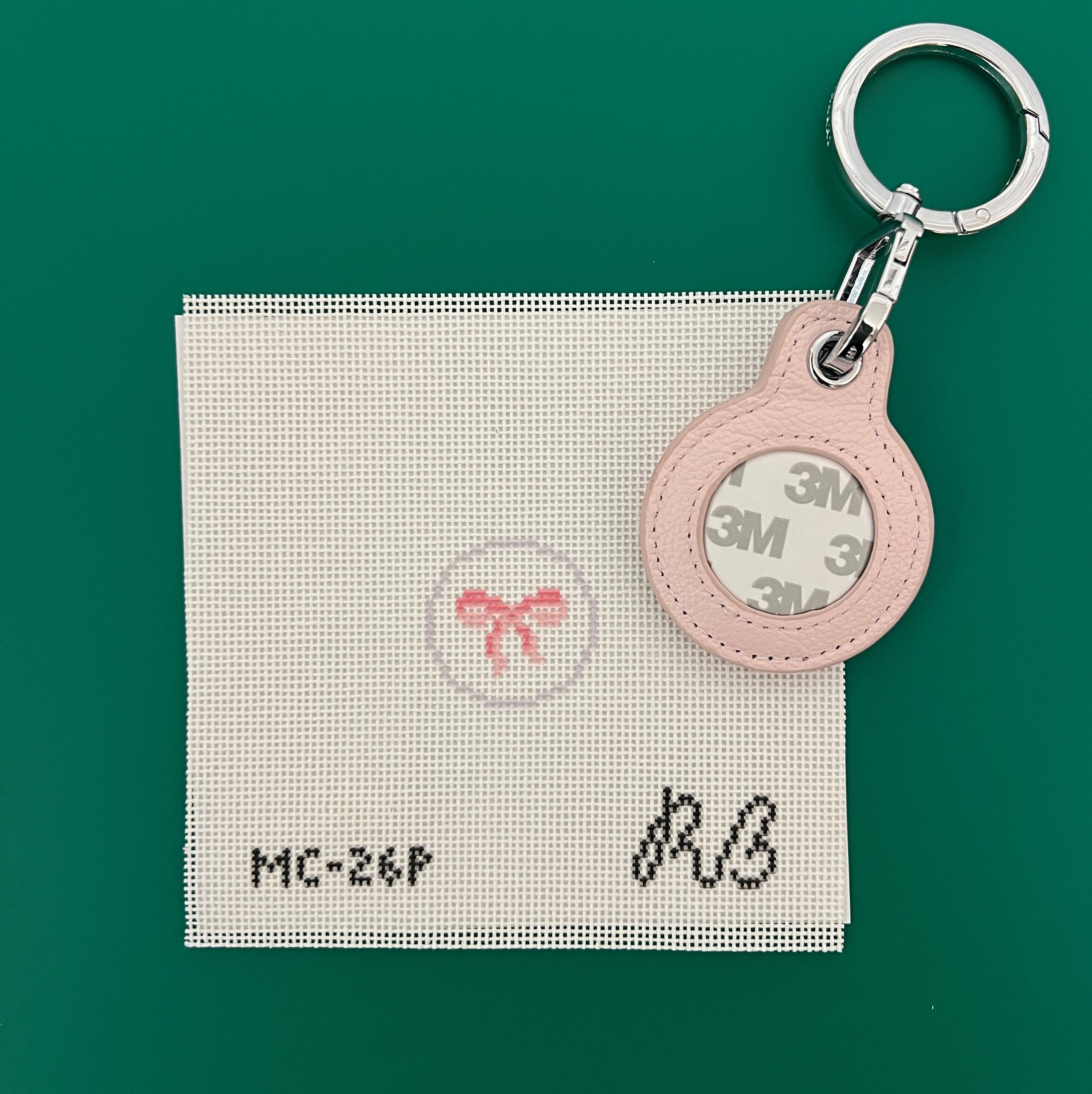 Self Finishing Set: Bow Canvas & Pink Mini Clip – Solo Daughter Stitchery